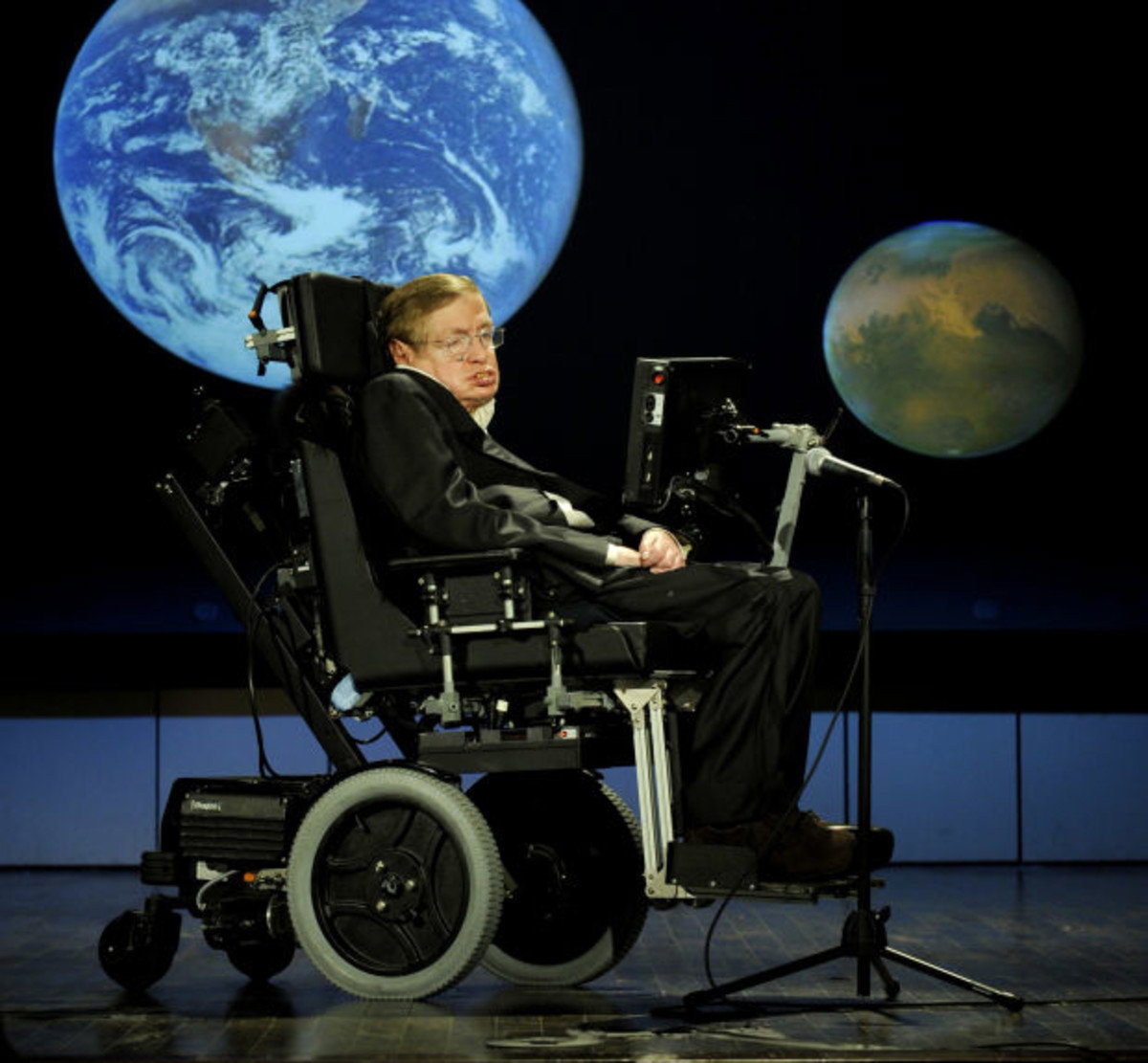 Stephen Hawking auguraba el fin de la raza humana con la llegada de la ...